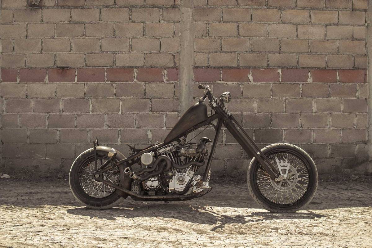 Chopper con motor Merch Performance de 140″ Big Block – Carlo Jurado